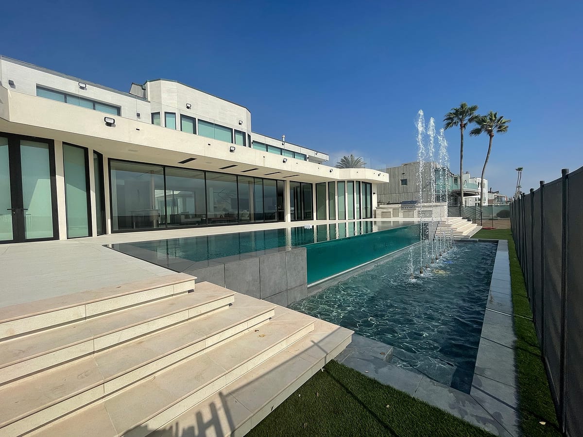 Sherman Oaks Pool Upgraded with Underwater Window Trio - Underwater ...