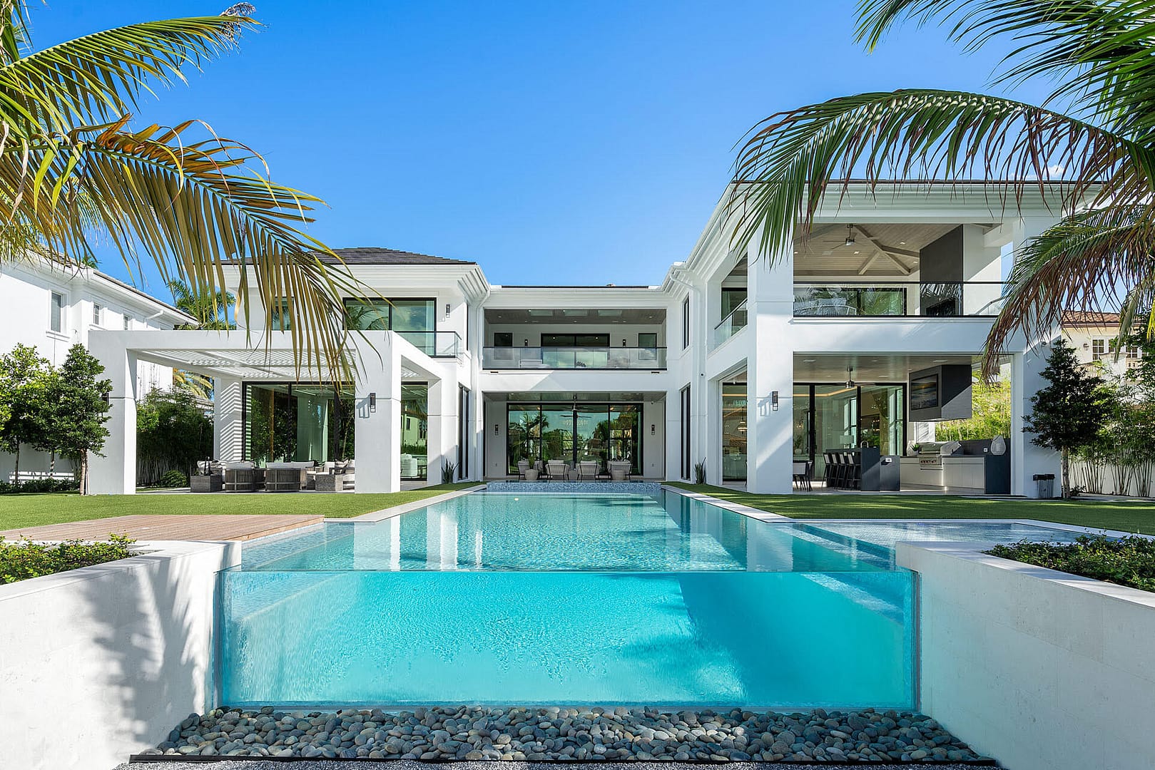 ENGINEER - Underwater Glazing International