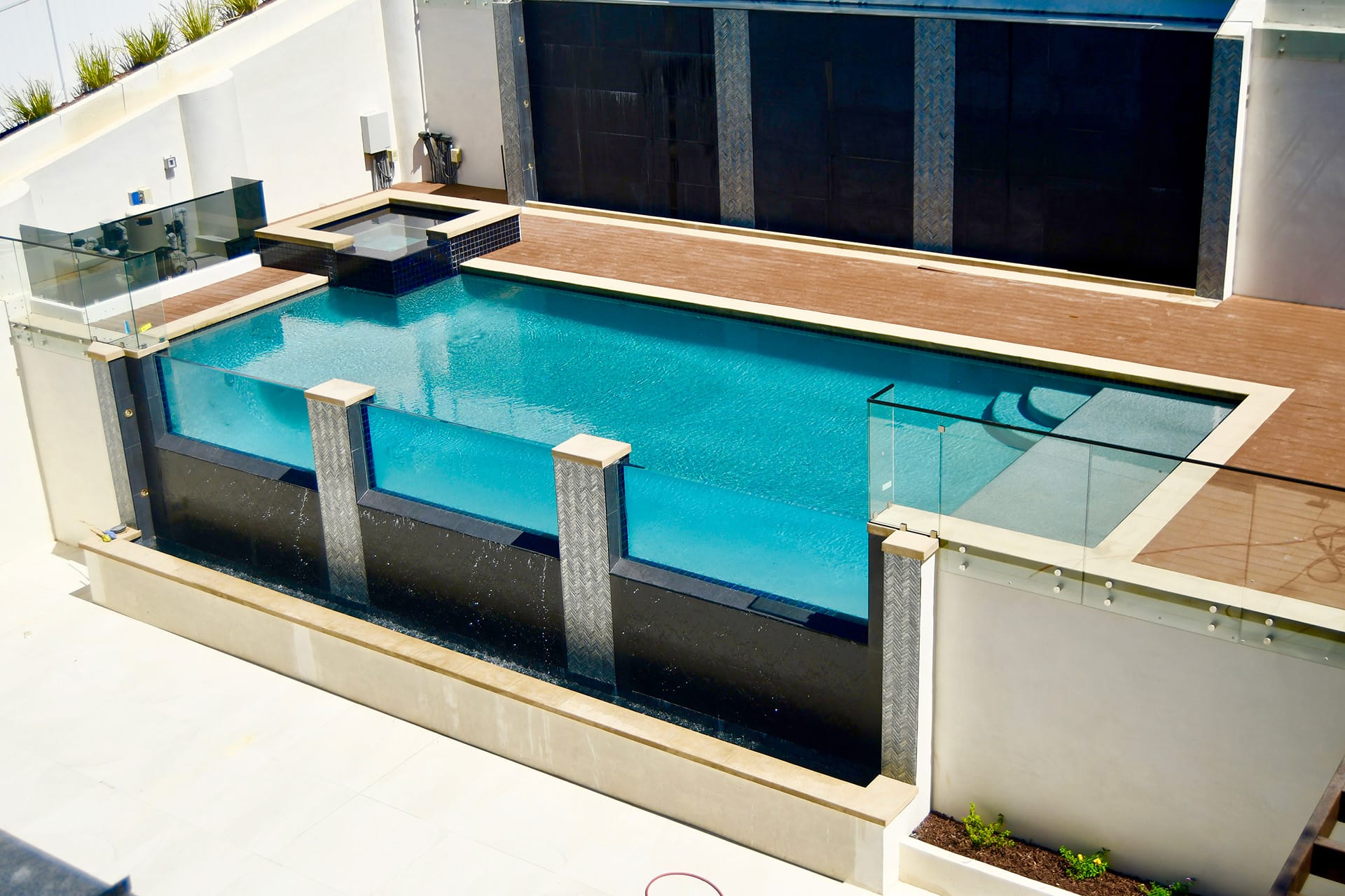 Sherman Oaks Pool Upgraded with Underwater Window Trio - Underwater ...